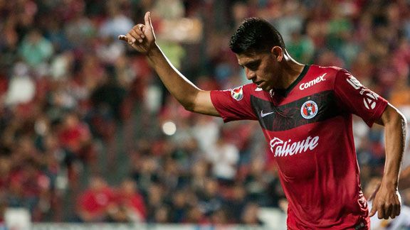 Joe Corona sufre fractura ante Querétaro y es baja el resto del torneo ...