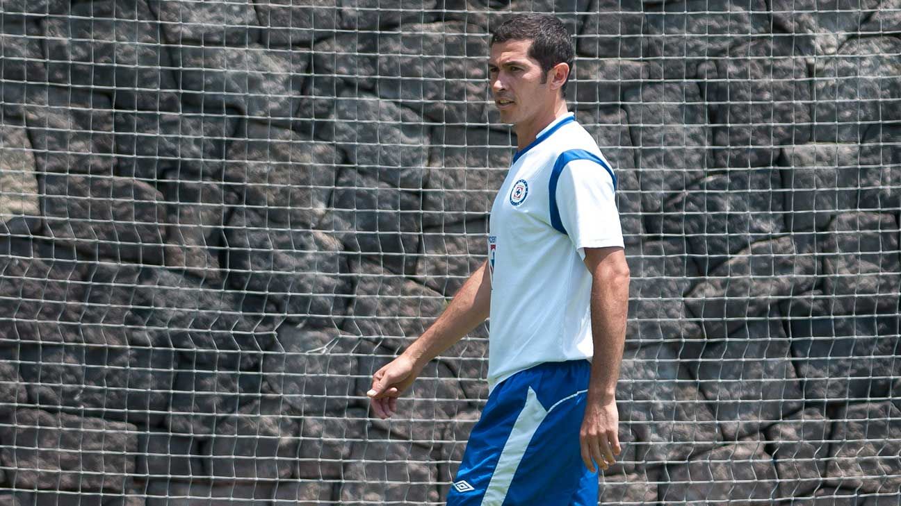 Israel Castro, dolido por la situación de Cruz Azul