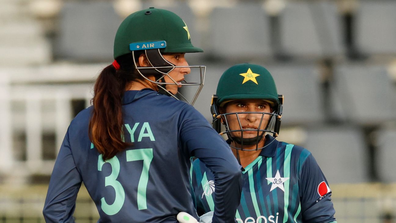 Nida Dar, Aliya Riaz lose PCB central contracts; Fatima Sana promoted ...