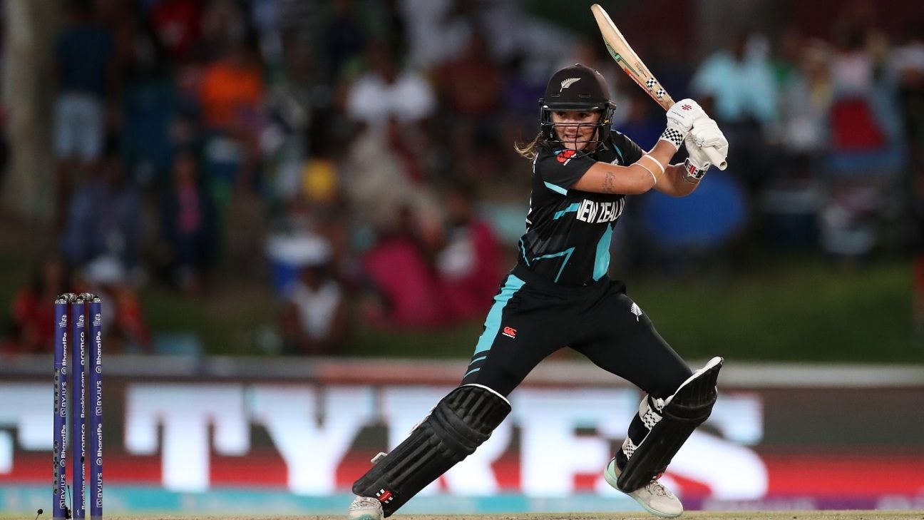 'We can work harder and that's our job' - Amelia Kerr expects NZC deal ...