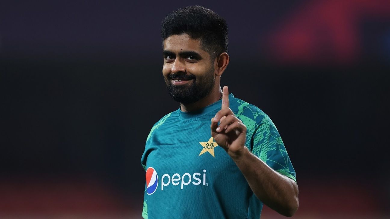 Babar Azam gifts a bat to Rahmanullah Gurbaz - ESPN