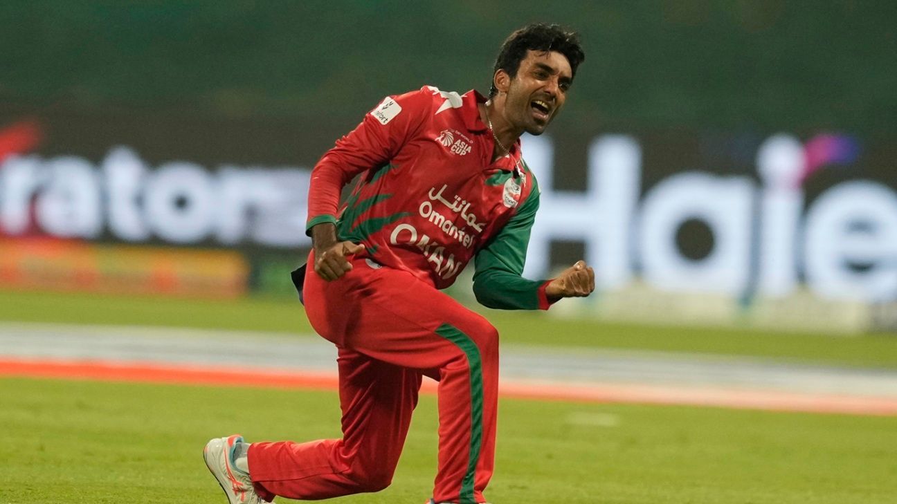 The standing ovation that made Aamir Kaleem's long journey worth it - ESPN