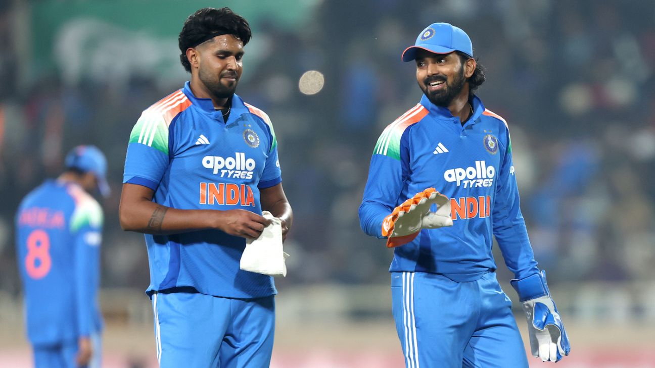 Ten Doeschate explains India's battle with the dew - ESPN