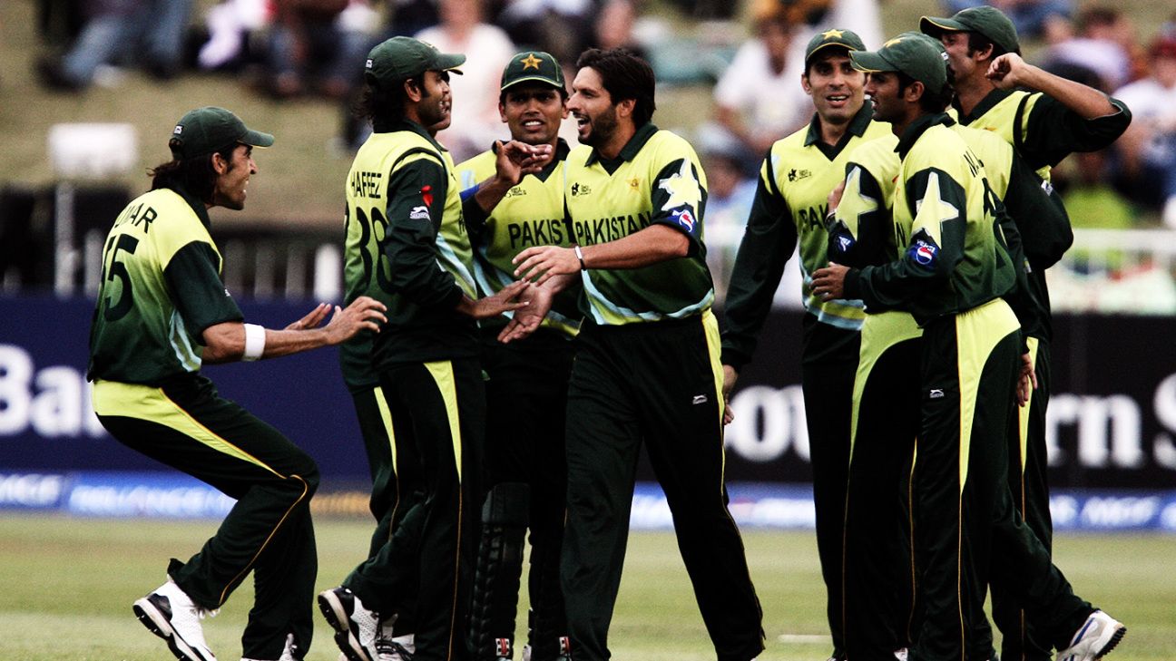 Which Pakistan player played for RCB in the 2008 IPL? | ESPN.com.au