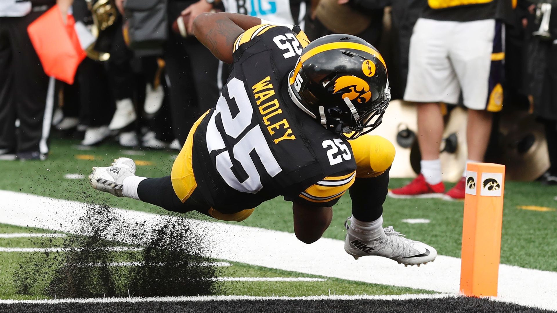 Iowa scores TD before halftime - ESPN Video