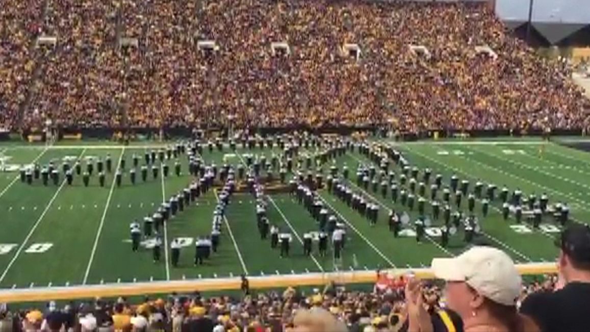 Iowa band choreographs wave to children's hospital - ESPN Video