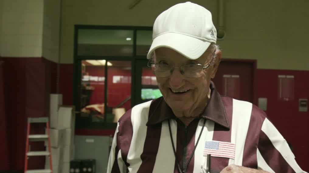 90-year-old ref a staple of Alabama practices - ESPN Video