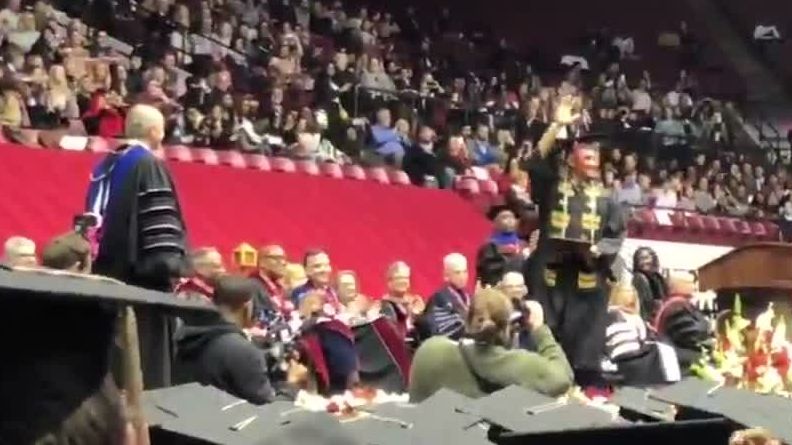 Hurts receives standing ovation at graduation - ESPN Video