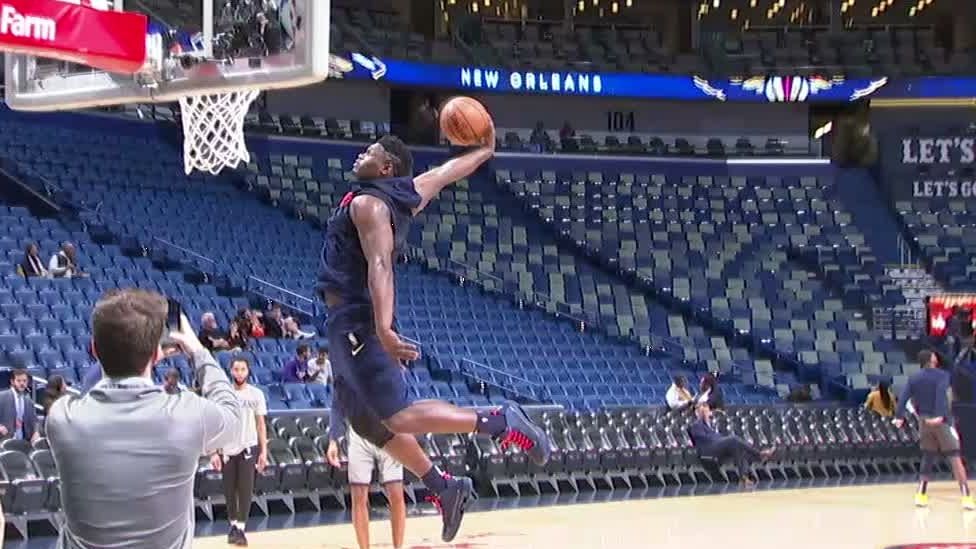 Zion throws down a few dunks during warm-ups - ESPN Video