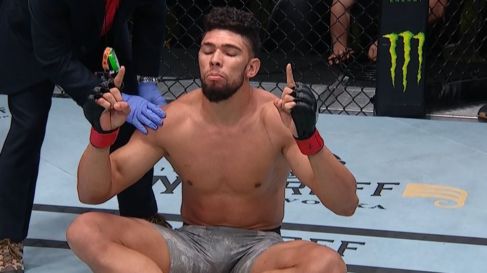 Walker finishes Spann, meditates afterward - ESPN Video