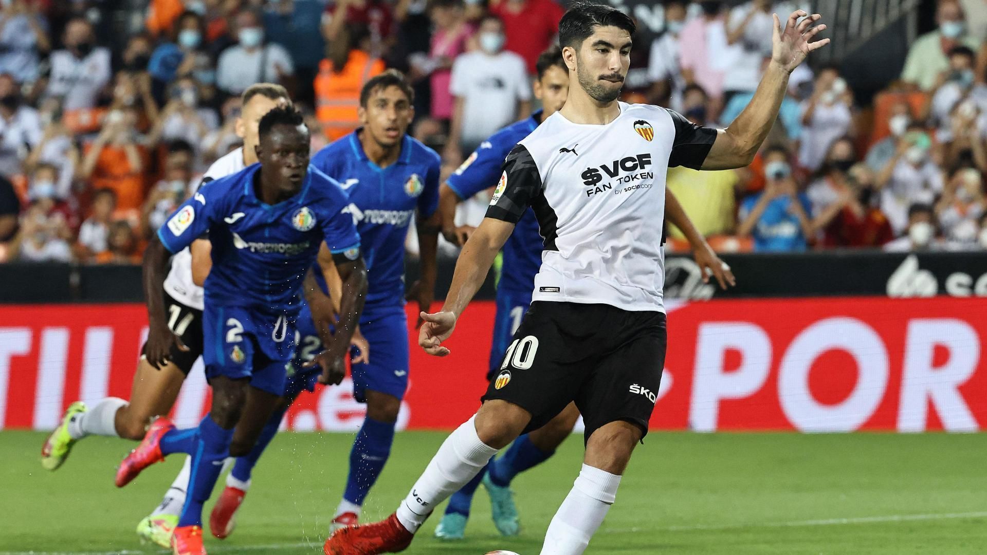 Carlos Soler scores penalty goal to put Valencia in front - ESPN Video