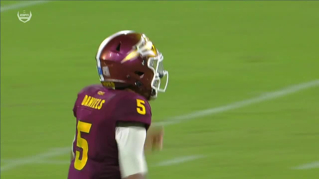 Jayden Daniels connects for 33-yard TD pass - ESPN Video
