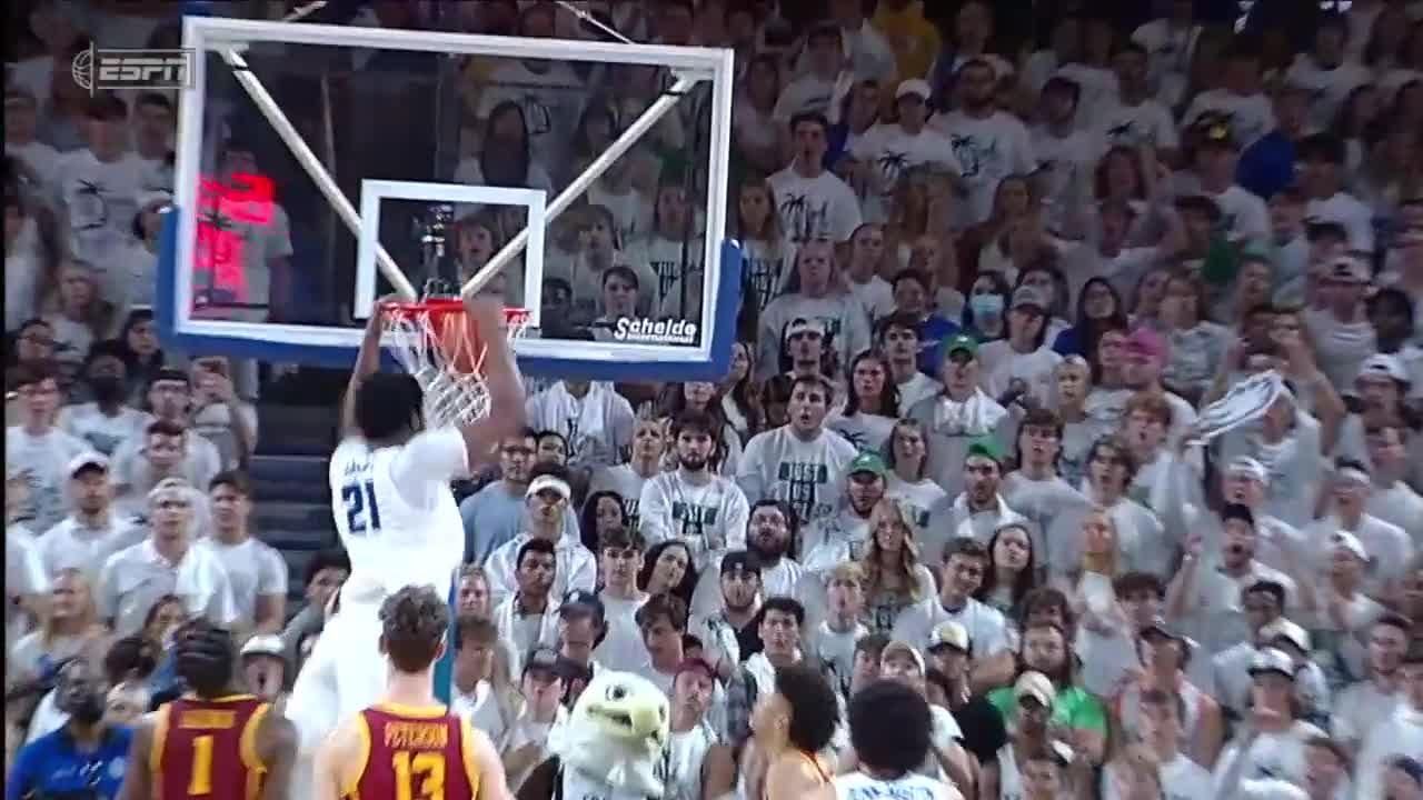 Kevin Samuel throws down big slam dunk - ESPN Video