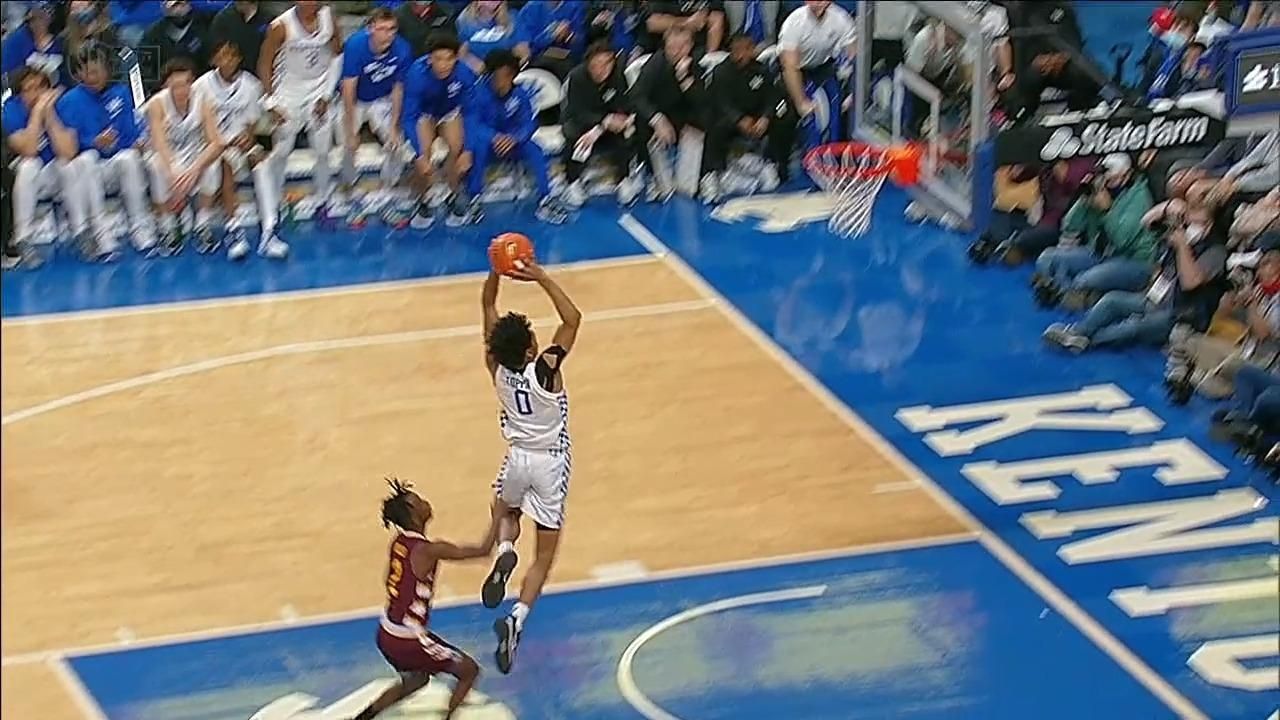 Jacob Toppin shows his hang time on this fast-break dunk - ESPN Video