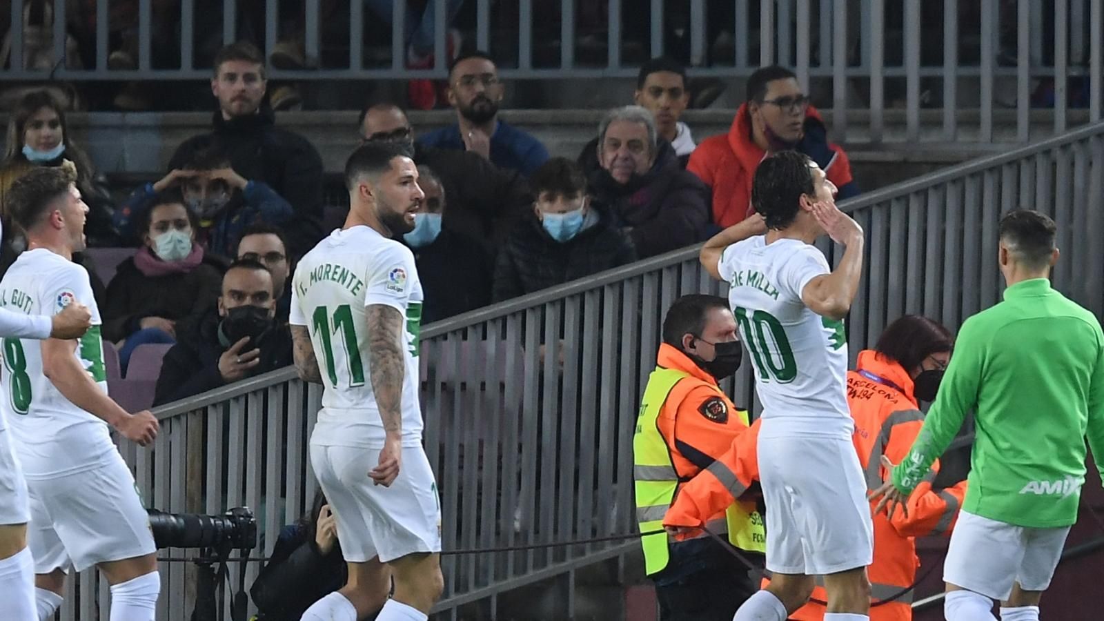 Elche score back-to-back goals to draw level vs. Barca - ESPN Video