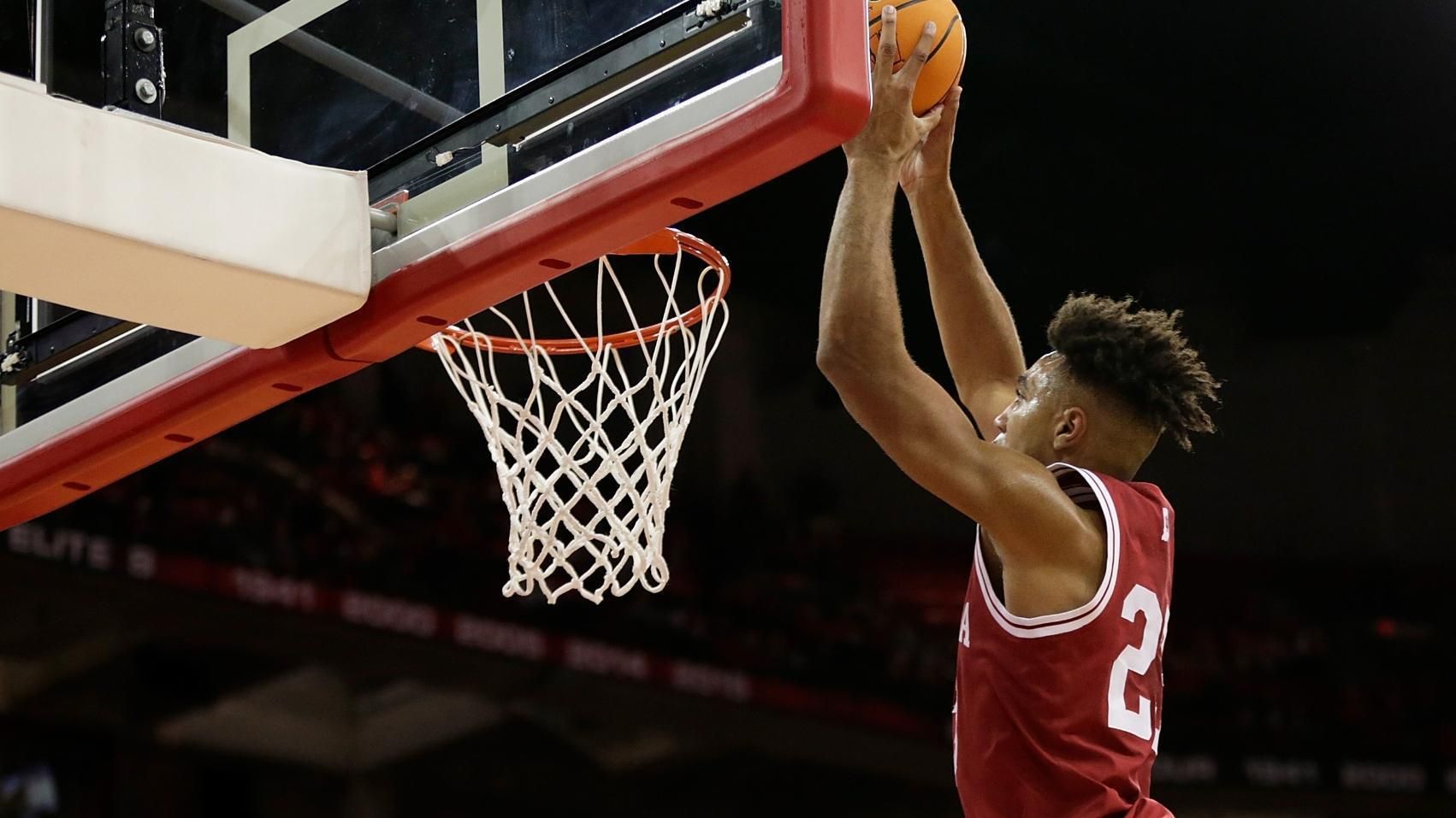 Trayce Jackson-Davis schools defender for easy dunk - ESPN Video