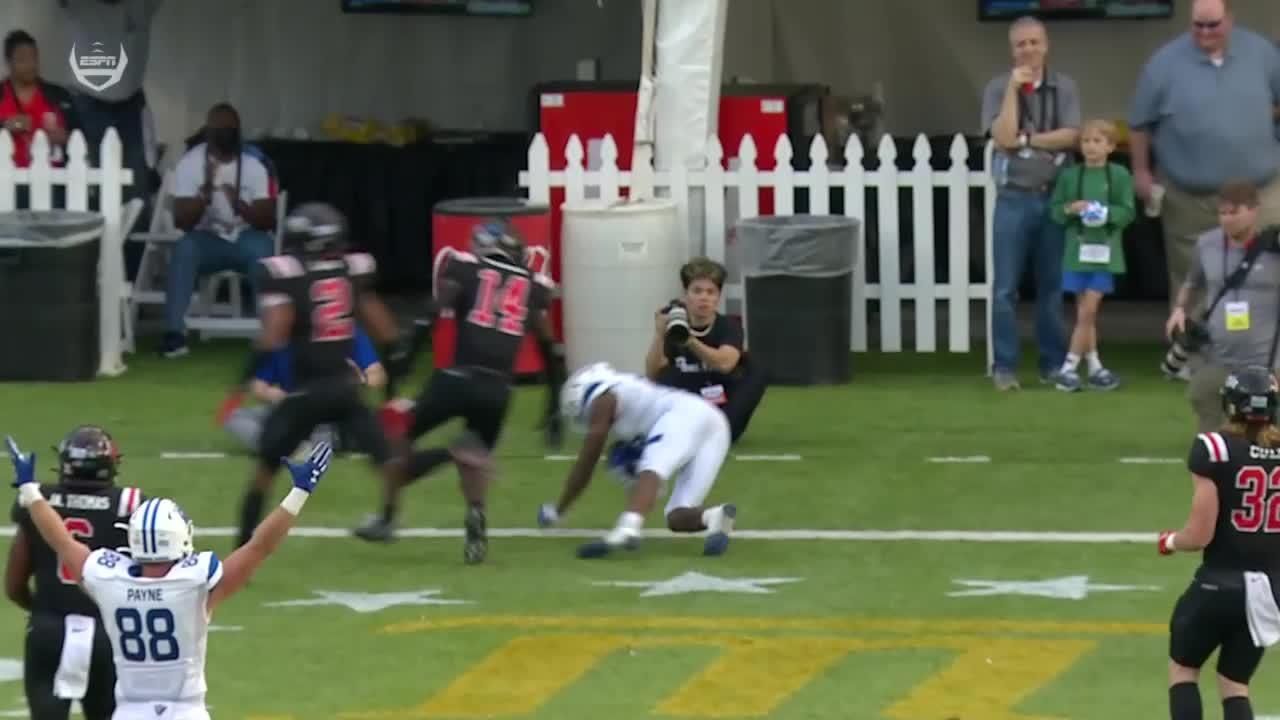 Robert Lewis makes the grab in traffic for a Georgia St. TD - ESPN Video