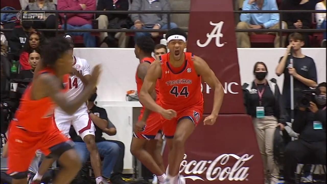 Dylan Cardwell throws down huge putback slam for Auburn - ESPN Video