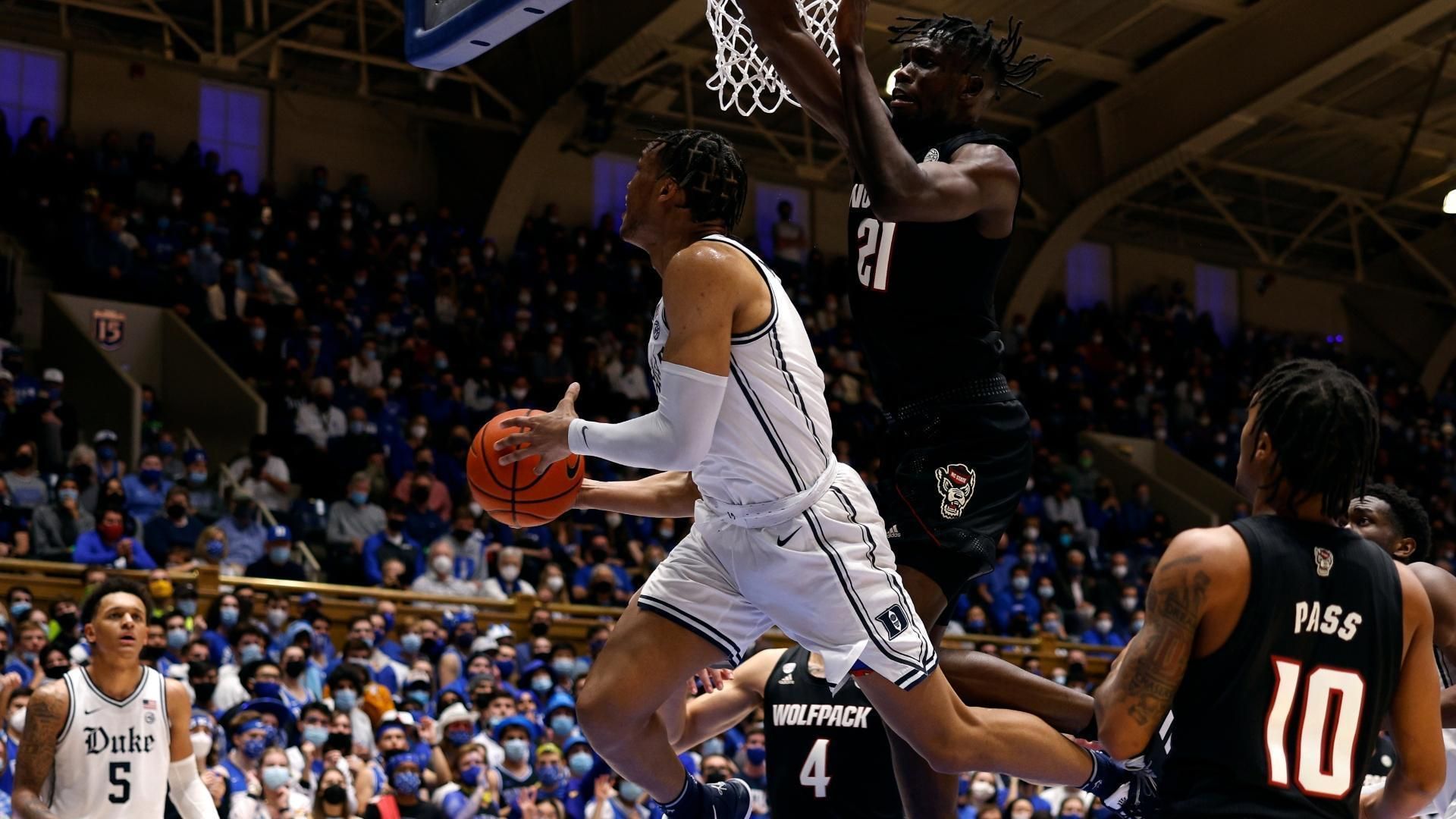 Wendell Moore Jr. gets the acrobatic and-1 layup to fall - ESPN Video