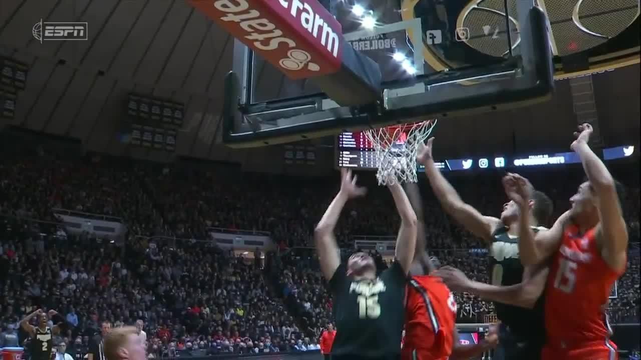 Zach Edey's second effort pays off with a massive dunk for Purdue ...