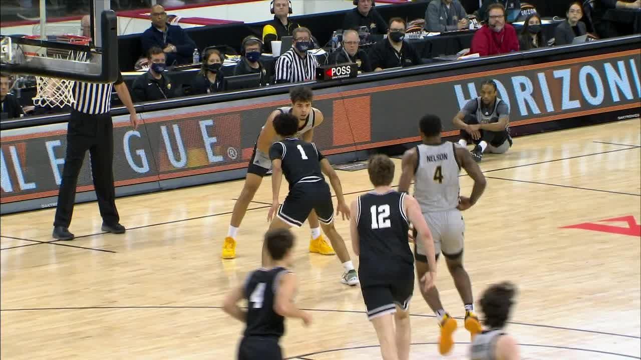 Trey Robinson shows off his vision with nice dish vs. Wright State Raiders - ESPN Video