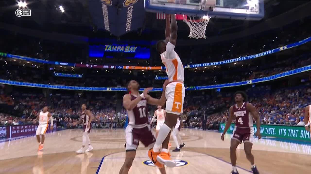 Brandon Huntley-Hatfield rocks the rim for Tennessee - ESPN Video
