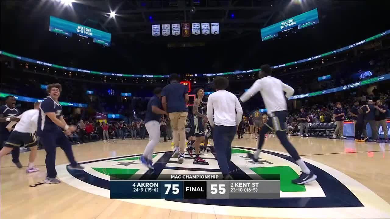 Enrique Freeman's dunk seals Akron's 1st trip to the NCAA tournament ...
