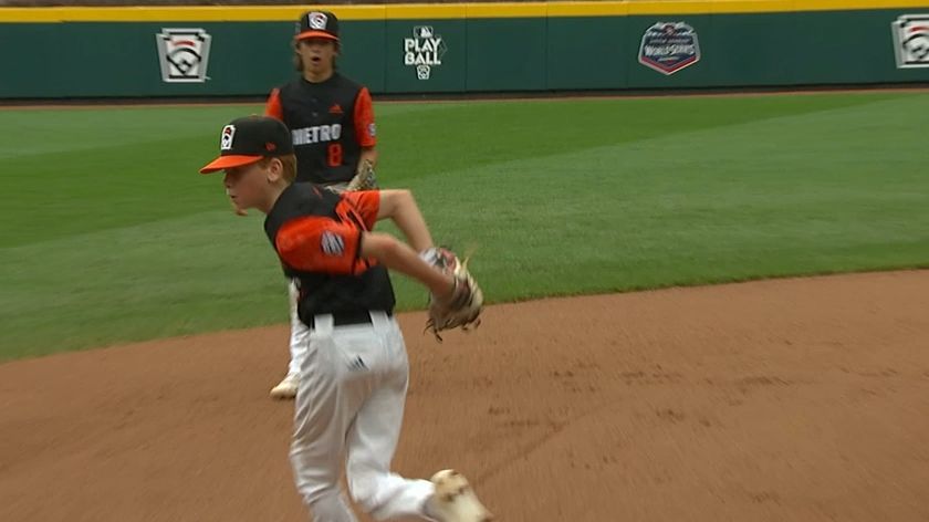 N.Y. Little Leaguer flashes the leather at third base - ESPN Video