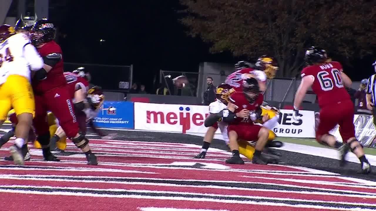 Central Michigan recovers fumble in end zone for TD - ESPN Video