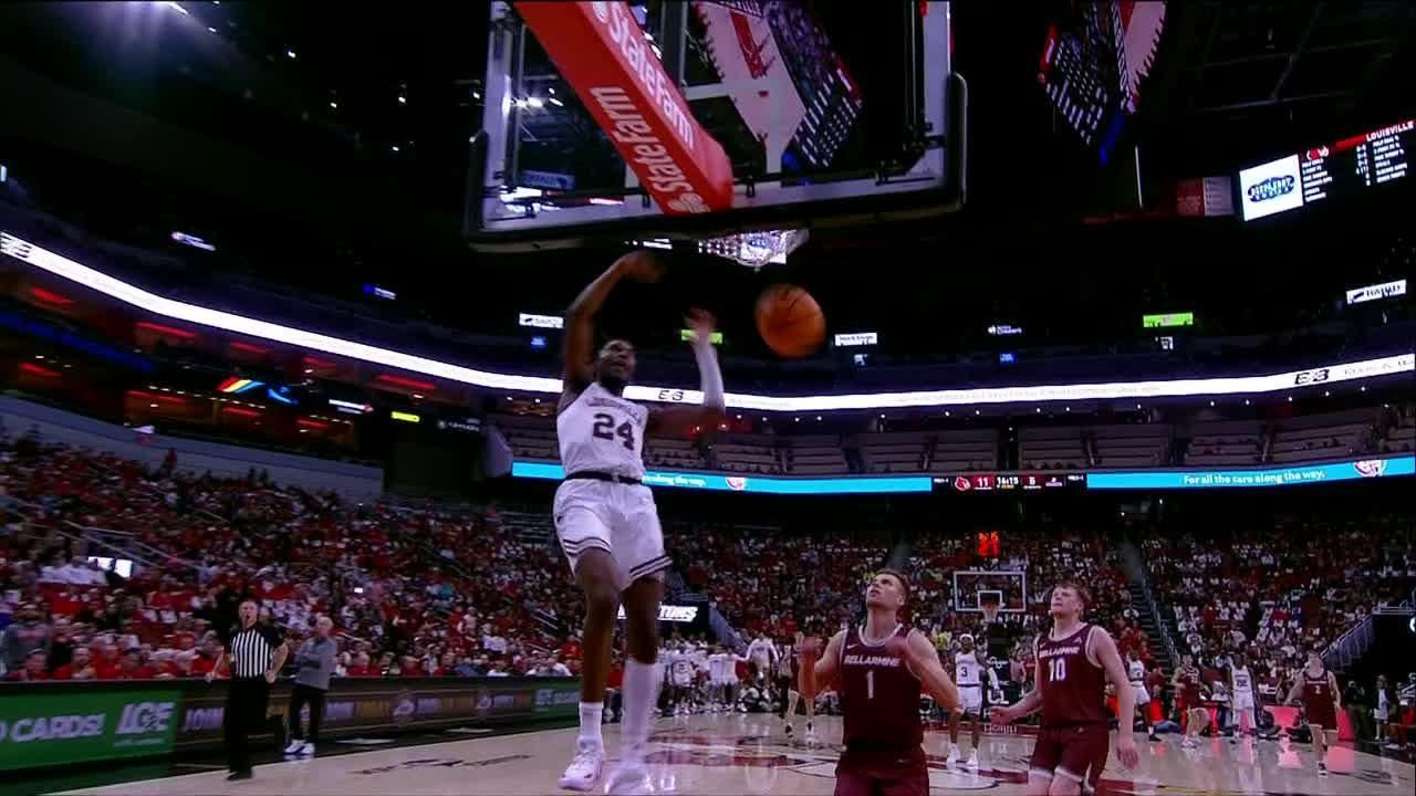 Jae'lyn Withers gets up for the beautiful flush - ESPN Video