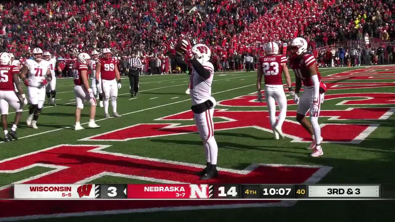 Graham Mertz finds Skyler Bell for a Wisconsin TD - ESPN Video