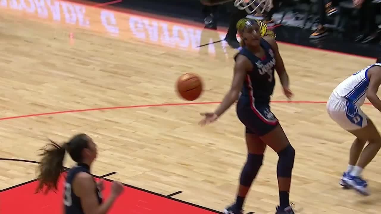 Aaliyah Edwards makes beautiful pass for a basket - ESPN Video
