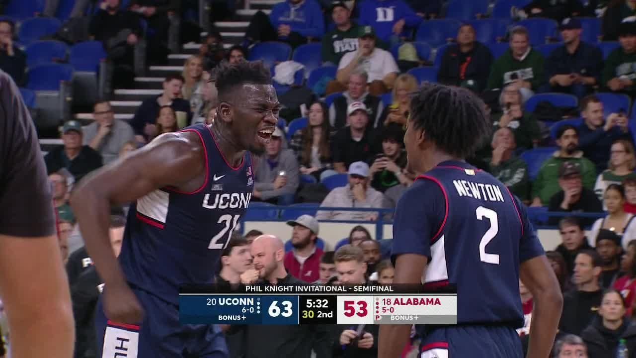 Adama Sanogo takes over for UConn with dunk, 3-pointer - ESPN Video