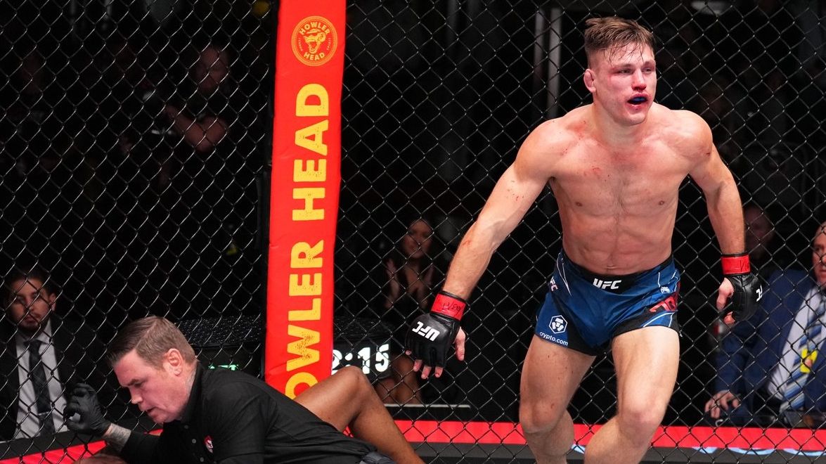 Drew Dober downs Bobby Green with vicious combo - ESPN Video