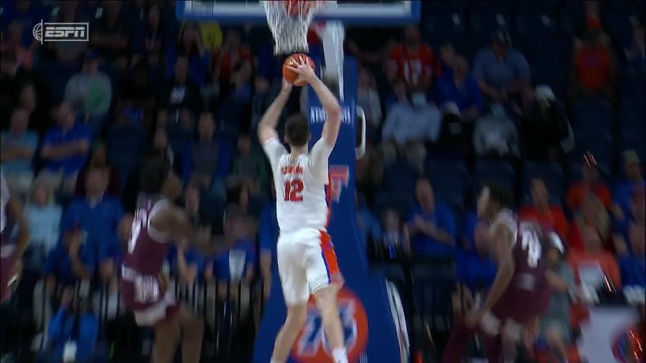 Colin Castleton rocks the rim with slam dunk - ESPN Video