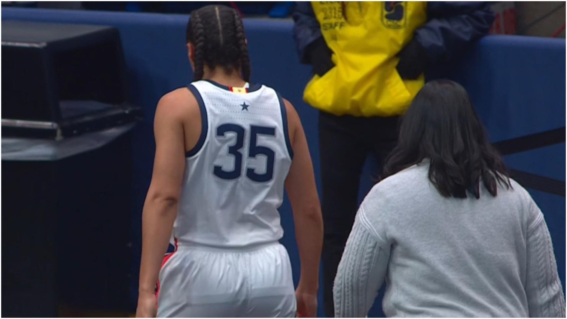 UConn's Azzi Fudd exits with apparent knee injury - ESPN Video