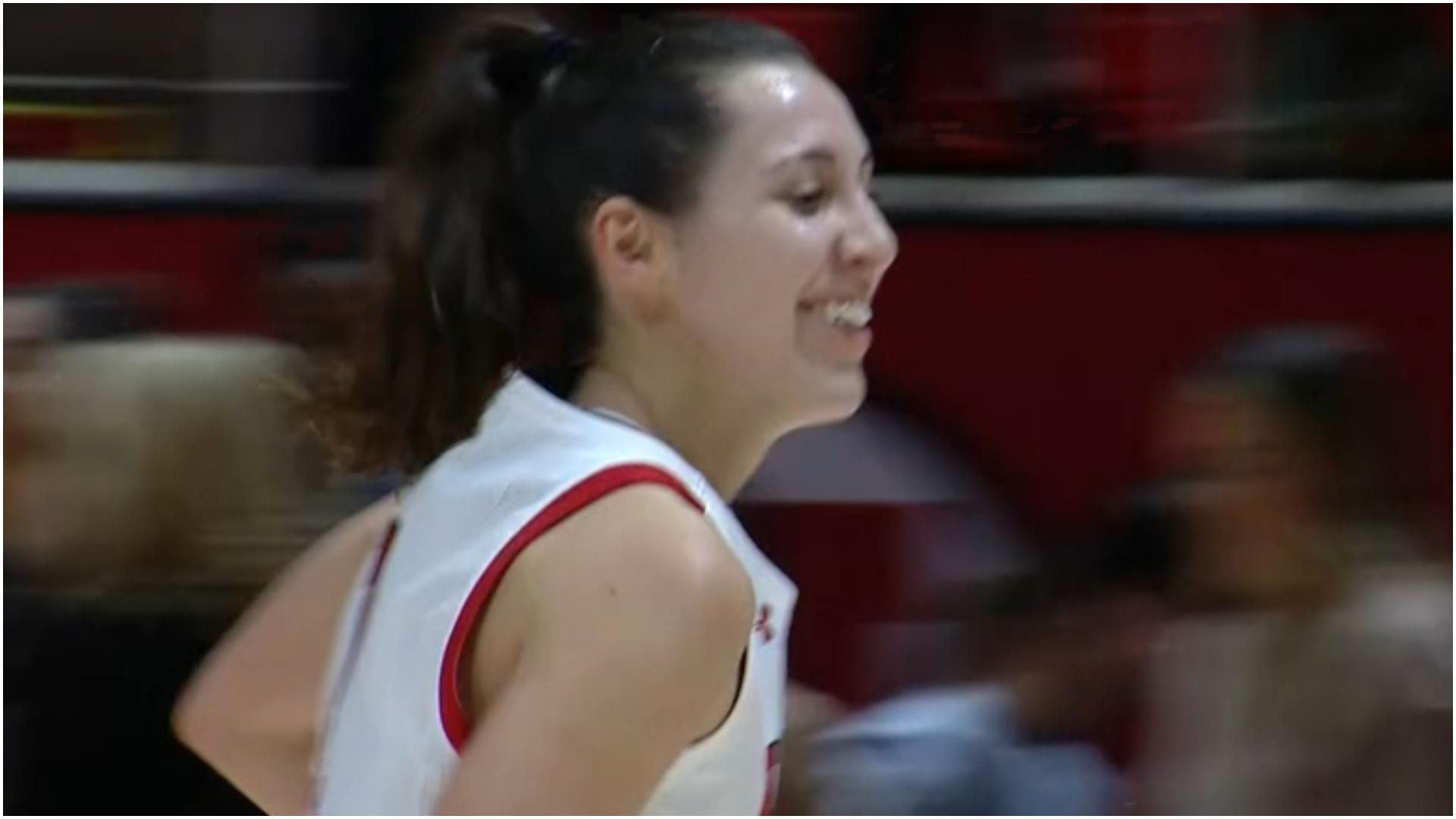 Utah's Isabel Palmer splashes half-court shot - ESPN Video
