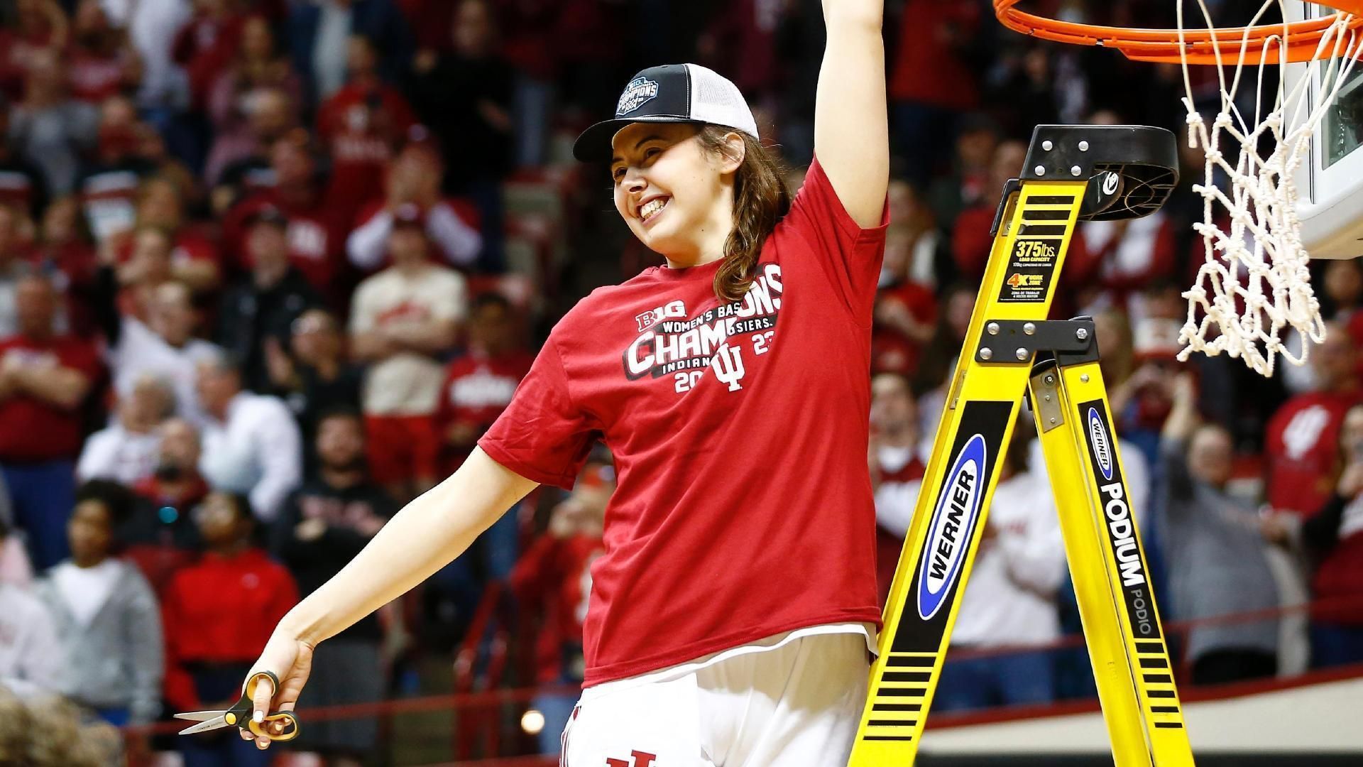 Mackenzie Holmes drops 20 as Hoosiers beat Purdue - ESPN Video