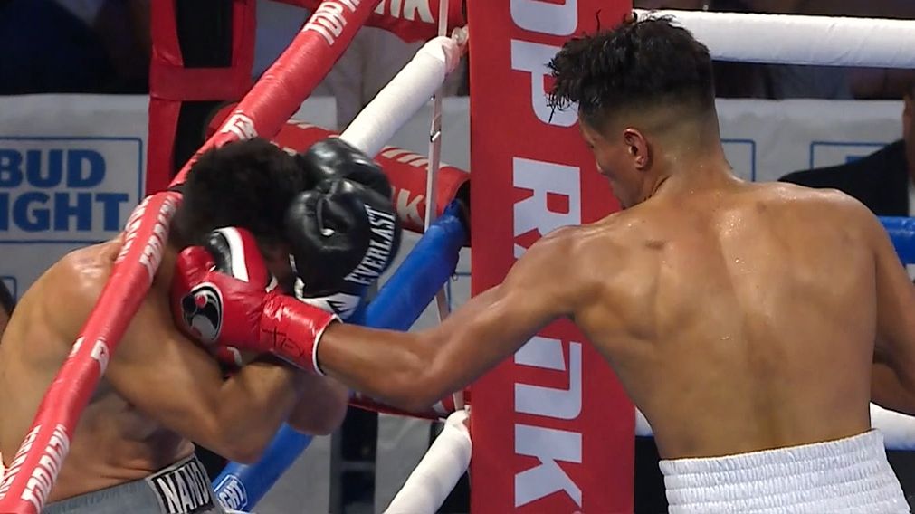 Emiliano Vargas pulls out the TKO win in Round 3 - ESPN Video