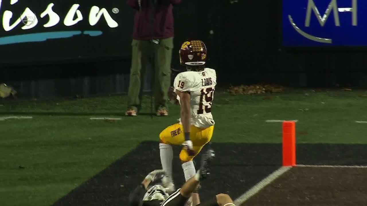 Jase Bauer throws 67-yard touchdown pass pass to Tyson Davis - ESPN Video