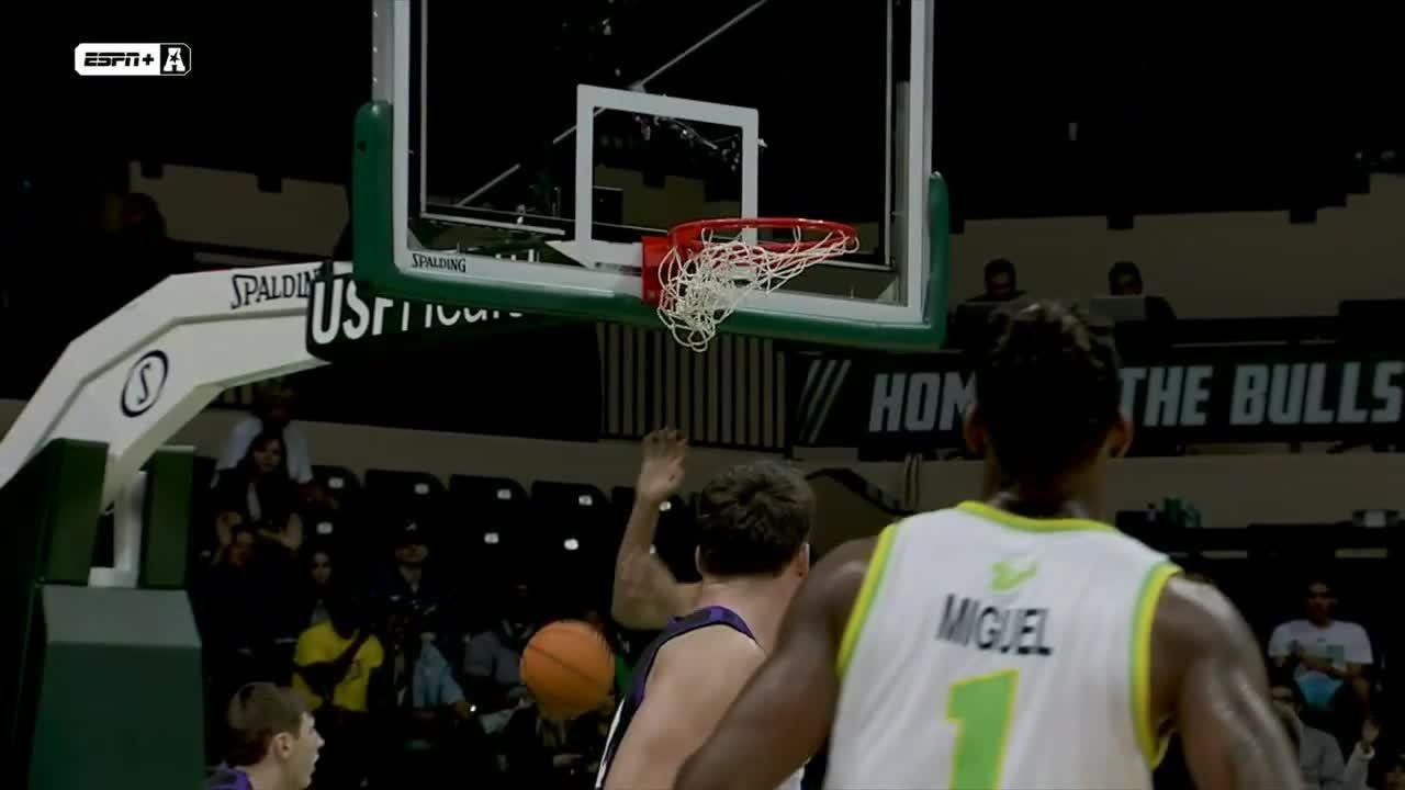 Corey Walker puts an exclamation point on USF's win with huge slam ...