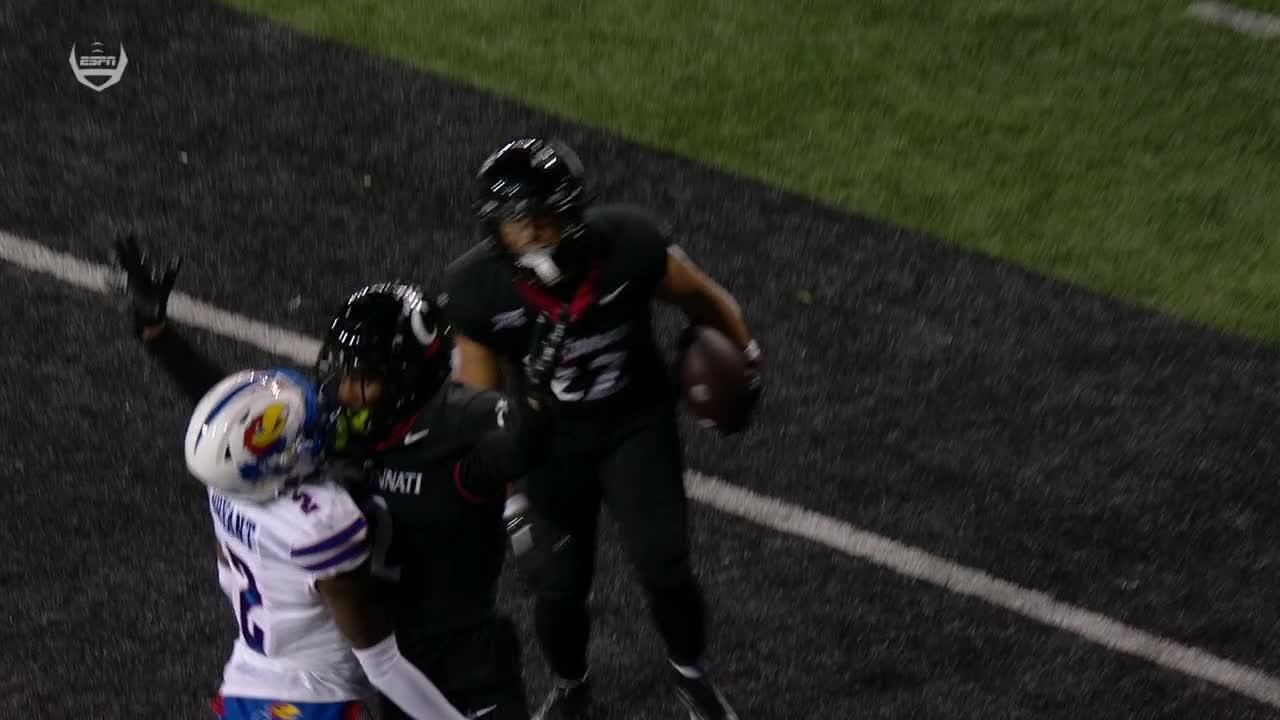 Emory Jones throws 11-yard touchdown pass pass to Ryan Montgomery ...