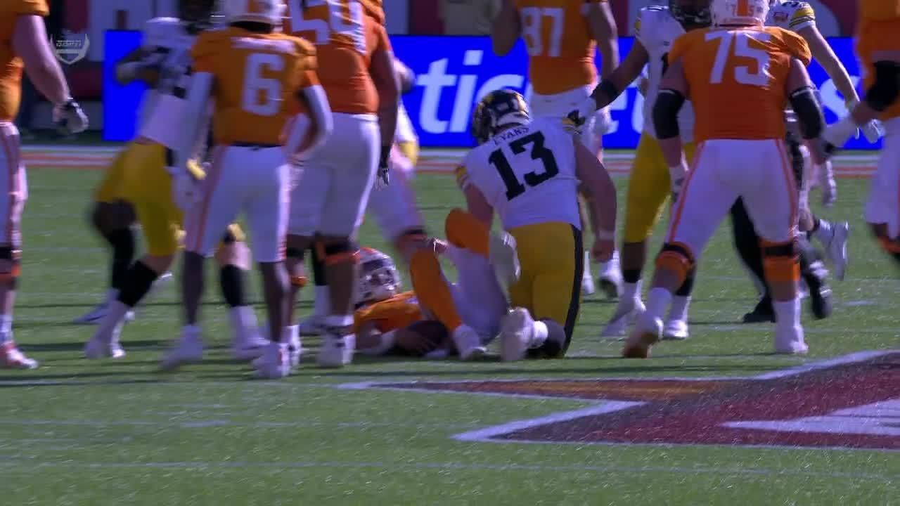 Iowa's Joe Evans makes nice sack on Nico Iamaleava - ESPN Video