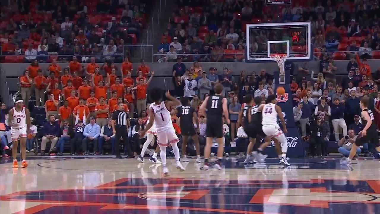 Aden Holloway shows off range with deep 3-pointer - ESPN Video
