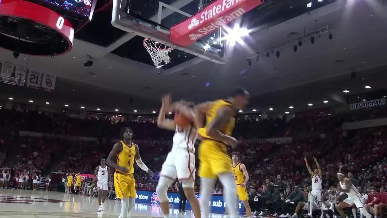 Sam Godwin rocks the rim with dunk - ESPN Video