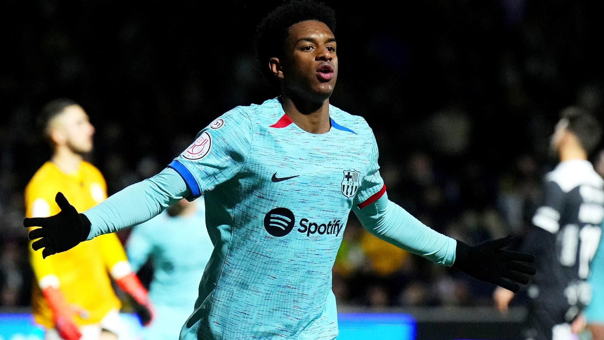 Balde makes it 3-1 Barca with blistering finish - ESPN Video