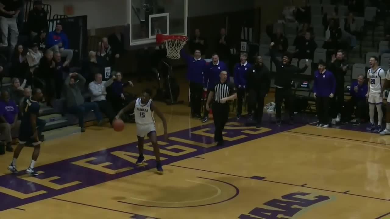 Yaw Obeng-Mensah rocks the rim with jam - ESPN Video