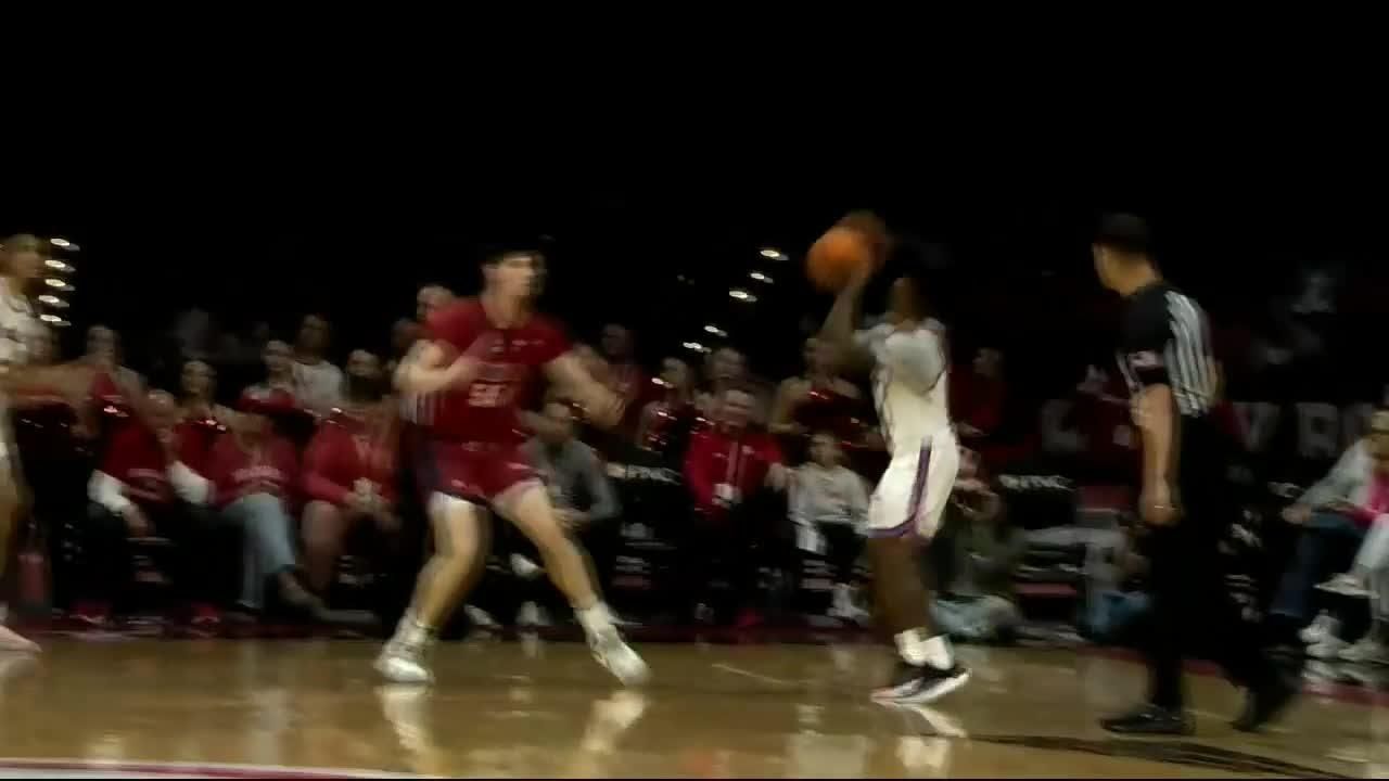 Cameron Fens elevates for the big-time swat - ESPN Video