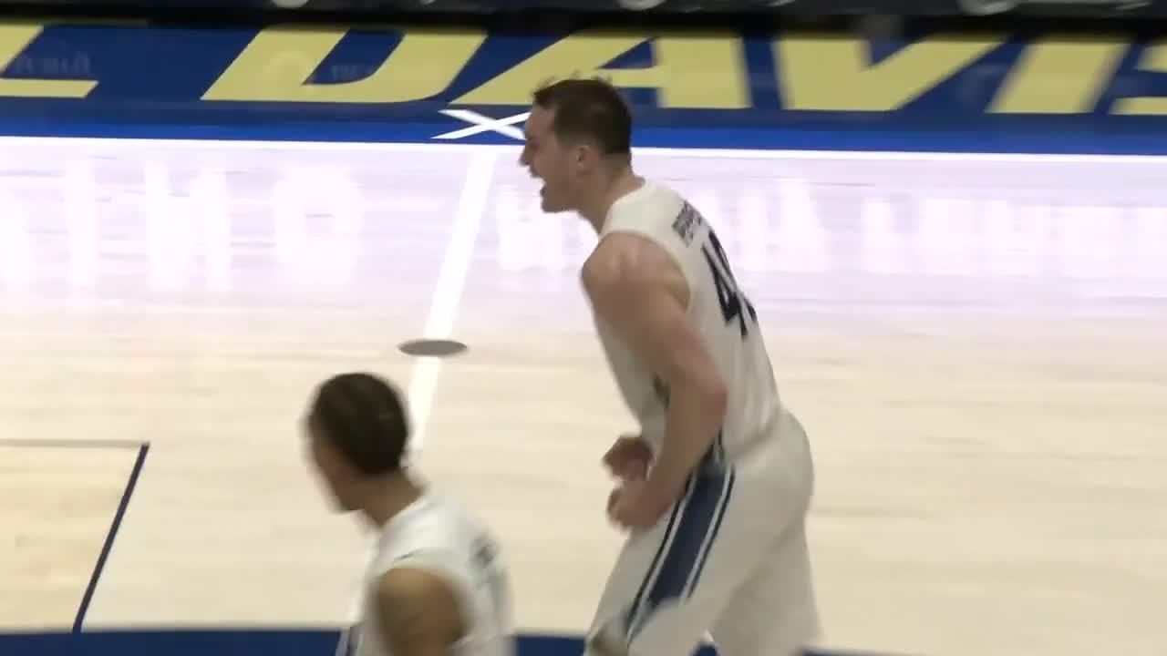 Elijah Pepper hits the triple vs. Long Beach State Beach - ESPN Video