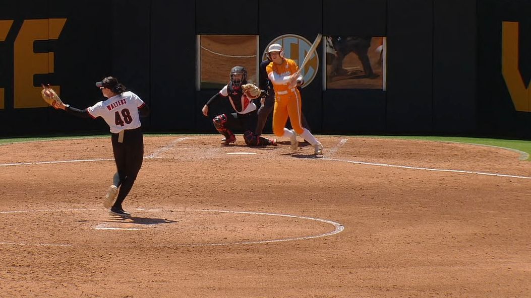 Heads up! Shelby Walters shows off reflexes on impressive catch - ESPN ...